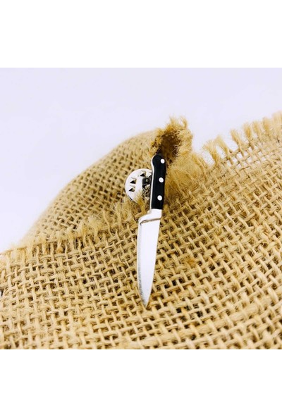 Butik Gümüş 3D Bıçak Gümüş Rozet (BG-RZT-005)