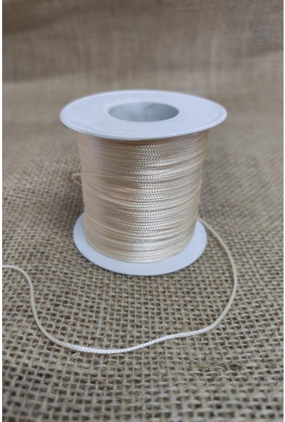 Platin Hediyelik Krem Renk Ince Paraşüt Bileklik Ipi Takı Ipliği Platin Hediyelik Krem Renk Ince Paraşüt Bileklik Ipi Takı Ipliği
