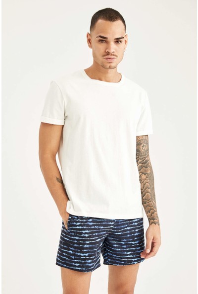 DeFacto Batik Desenli Beli Bağcıklı Yüzme Şortu W2027Az21Hs DeFacto Batik Desenli Beli Bağcıklı Yüzme Şortu W2027Az21Hs