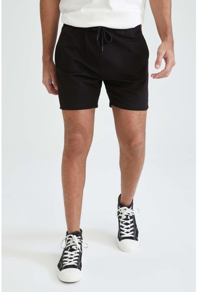 DeFacto Slim Fit Beli Bağcıklı Şerit Detaylı Pamuklu Penye Şort U2216AZ21SM DeFacto Slim Fit Beli Bağcıklı Şerit Detaylı Pamuklu Penye Şort U2216AZ21SM