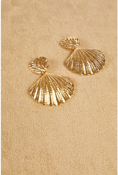 Oleg Cassini Altın Rengi Istiridye Kabuğu Küpe