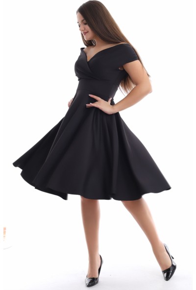 Siyah Kayık Yaka Elbise F107 Siyah Kayık Yaka Elbise F107