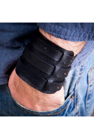 Narkissos El Işçiliği Üç Kemerli Siyah Deri Bileklik Narkissos El Işçiliği Üç Kemerli Siyah Deri Bileklik