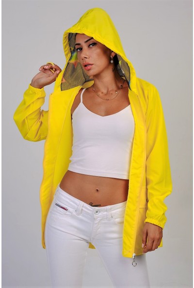 Keyifli Moda Kadın Sarı Yıldız Kapüşonlu Cepli Ince Yağmurluk Keyifli Moda Kadın Sarı Yıldız Kapüşonlu Cepli Ince Yağmurluk