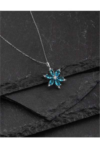 By More Beni Unutma Çiçeği Gümüş Kolye