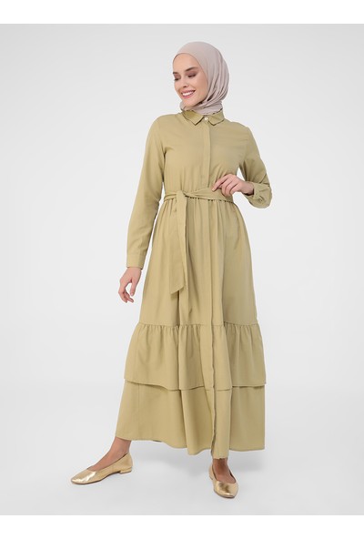 Refka Kendi Kumaşından Kemerli Eteği Katlı Doğal Kumaşlı Elbise - Yağ Yeşili - Refka Casual