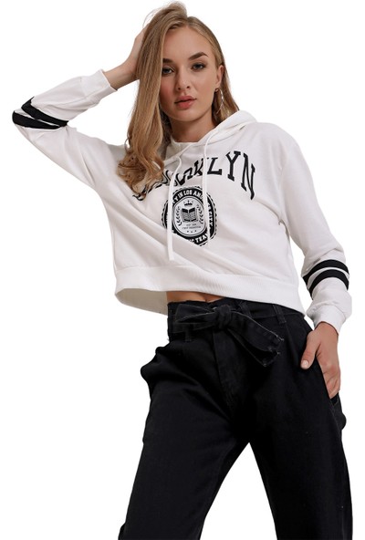 Butik Buruc Kadın Ekru Brooklyn Baskılı Kapüşonlu Sweat