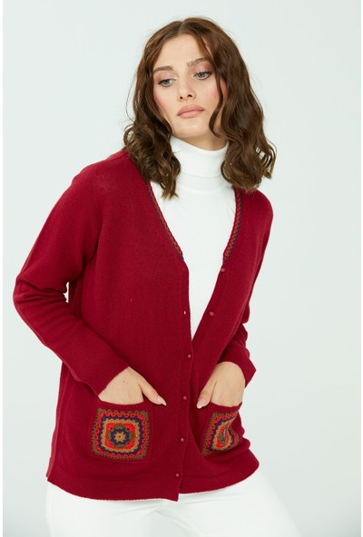 Desen Triko Kadın Cebi ve Yakası Tığ Işlemeli Yün Hırka Vişne Çürüğü
