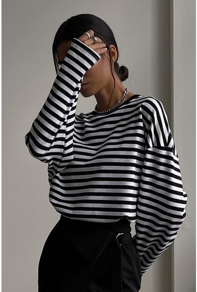 Madmext Mad Girls Siyah Sweatshirt MG980 Madmext Mad Girls Siyah Sweatshirt MG980