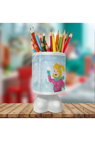 Asilmeydan Kar Taneleriyle Oynayan Kız Baskılı Ayaklı Seramik Kalemlik-Fdfd Asilmeydan Kar Taneleriyle Oynayan Kız Baskılı Ayaklı Seramik Kalemlik-Fdfd