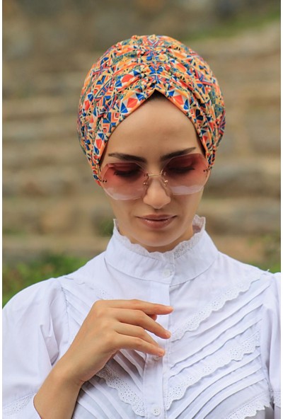 Amisos Bone Şal Kareli Etnik Desen Tokalı Bone - Özel Tasarım- Yeni Model Tesettür Giyim Amisos Bone Şal Kareli Etnik Desen Tokalı Bone - Özel Tasarım- Yeni Model Tesettür Giyim
