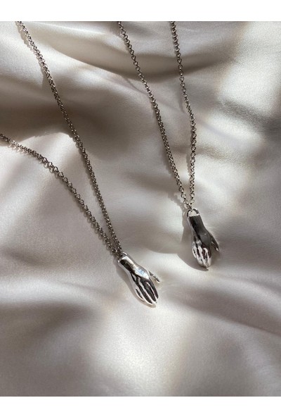 Harlofia Jewelry Mıknatıslı El Ele Birleşen Kolye Seti Harlofia Jewelry Mıknatıslı El Ele Birleşen Kolye Seti