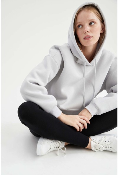 DeFacto Oversize Fit Kapüşonlu Kanguru Cepli İçi Yumuşak Tüylü Sweatshirt V5691AZ21AU DeFacto Oversize Fit Kapüşonlu Kanguru Cepli İçi Yumuşak Tüylü Sweatshirt V5691AZ21AU