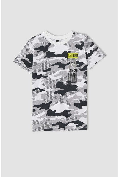 DeFacto Erkek Çocuk Defacto Fit Regular Fit Kamuflaj Desenli Kısa Kollu Tişört W0739A621HS DeFacto Erkek Çocuk Defacto Fit Regular Fit Kamuflaj Desenli Kısa Kollu Tişört W0739A621HS
