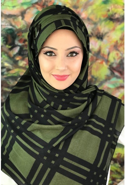 Butik Ambar Siyah Ekoseli Koyu Yeşil Tokalı Şapka Şal Butik Ambar Siyah Ekoseli Koyu Yeşil Tokalı Şapka Şal