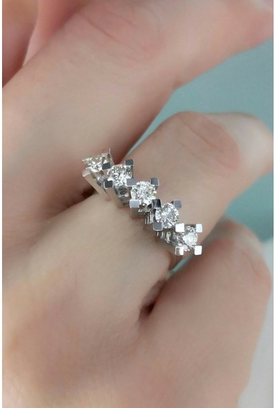 Crystal Diamond Zirconia Işıklı Kutuda Labaratuvar Pırlantası Beştaş Yüzük Crystal Diamond Zirconia Işıklı Kutuda Labaratuvar Pırlantası Beştaş Yüzük