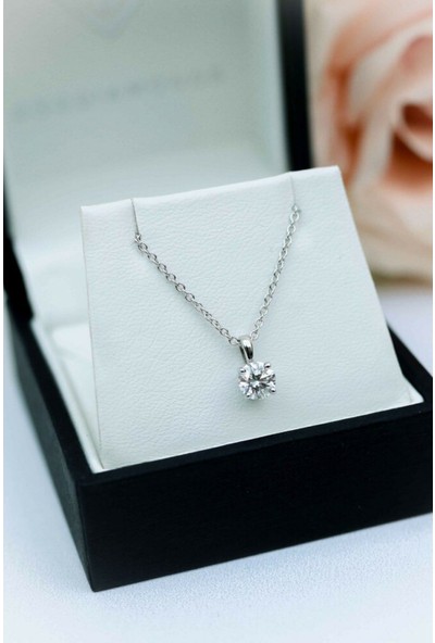 Crystal Diamond Zirconia Işıklı Kutuda Labaratuvar Pırlantası 1 Carat Tektaş Kolye Crystal Diamond Zirconia Işıklı Kutuda Labaratuvar Pırlantası 1 Carat Tektaş Kolye