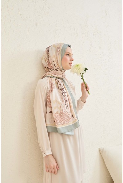 Burden İpek Mimosa Çiçek Desenli Twill Şal Burden İpek Mimosa Çiçek Desenli Twill Şal