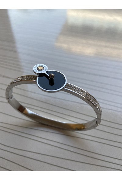 Begonvilley Zirkon Taşlı Roma Rakamlı Paslanmaz Çelik Kadın Bileklik Begonvilley Zirkon Taşlı Roma Rakamlı Paslanmaz Çelik Kadın Bileklik