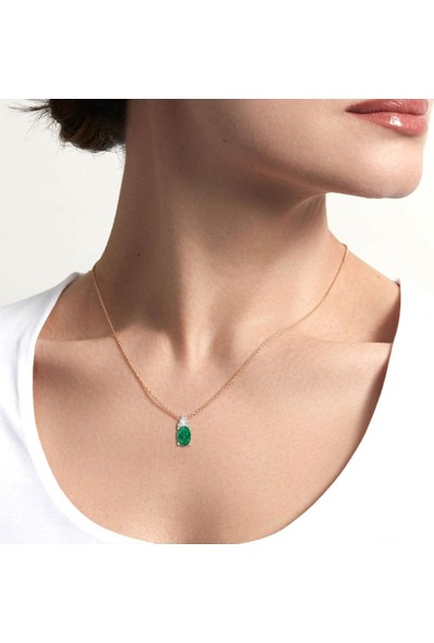 Silvanit Pırlantalı Oval Zümrüt Kolye