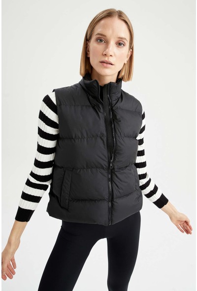 DeFacto Regular Fit Dik Yaka Su Geçirmez Şişme Yelek T4326AZ21WN DeFacto Regular Fit Dik Yaka Su Geçirmez Şişme Yelek T4326AZ21WN