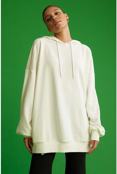 DeFacto Kapüşonlu Gizli Cepli Oversize Fit Sweatshirt V4214Az21Au DeFacto Kapüşonlu Gizli Cepli Oversize Fit Sweatshirt V4214Az21Au