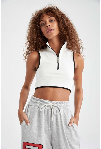 DeFacto Yarım Fermuarlı Yaka Slim Fit Crop Kolsuz Tişört V3589Az21Au