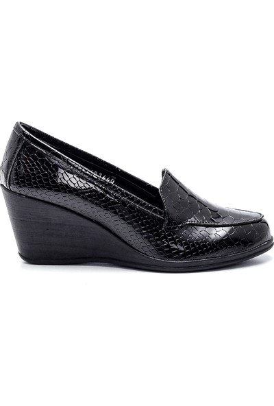 Derimod Kadın Baskılı Dolgu Topuk Ayakkabı