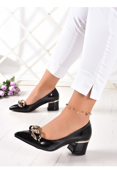 Erkan Saçmacı Erkan Saçmacı Burma Tokalı Klasik Siyah Rugan Kalın Topuklu Kadın Ayakkabı 5 cm