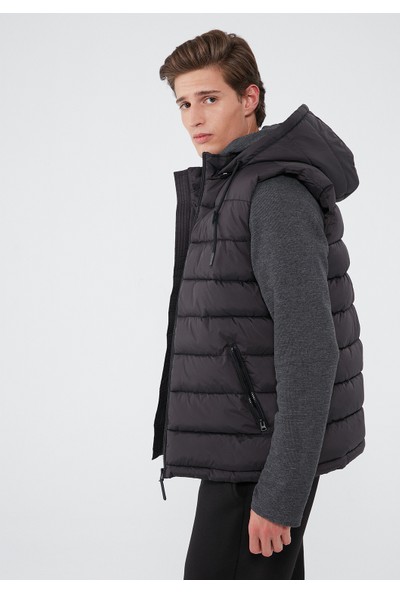 Mavi Kapüşonlu Siyah Yelek Mavi Kapüşonlu Siyah Yelek