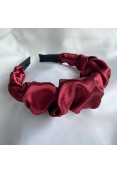 Bloom Night Büzgülü Saten Saç Taçı Bloom Night Büzgülü Saten Saç Taçı