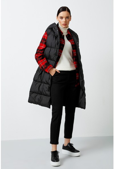 Gusto Kapüşonlu Uzun Şişme Yelek - Siyah