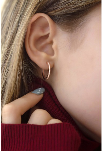 By Barun Yuvarlak Beyaz Taşlı 925 Ayar Gümüş Küpe By Barun Yuvarlak Beyaz Taşlı 925 Ayar Gümüş Küpe