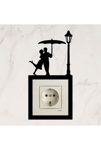 Şehrin Hediyecisi Şemsiye Altında Ahşap Dekoratif Ahşap Tablo