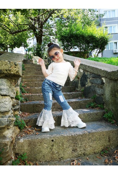 Melody Dantel Detaylı Kız Çocuk Takım Melody Dantel Detaylı Kız Çocuk Takım