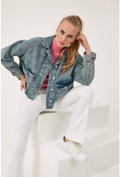 FullaModa Cep Detaylı Altı Püsküllü Oversize Ceket