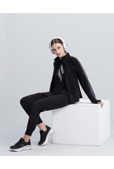 Skechers W Print Detailed Micro Jacket Kadın Siyah Fermuarlı Eşofman Üstü - S212240-001 Skechers W Print Detailed Micro Jacket Kadın Siyah Fermuarlı Eşofman Üstü - S212240-001