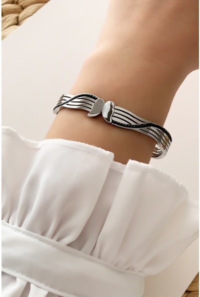 ÇLK Accessories Çelik Kelebek Figür Siyah Taşlı Kelepçe Çelik Bileklik TRBILEK7693 B36503 ÇLK Accessories Çelik Kelebek Figür Siyah Taşlı Kelepçe Çelik Bileklik TRBILEK7693 B36503
