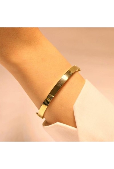 Ukba Gold 14 Ayar Altın Cartier Kelepçe ( 6 mm ) Ukba Gold 14 Ayar Altın Cartier Kelepçe ( 6 mm )