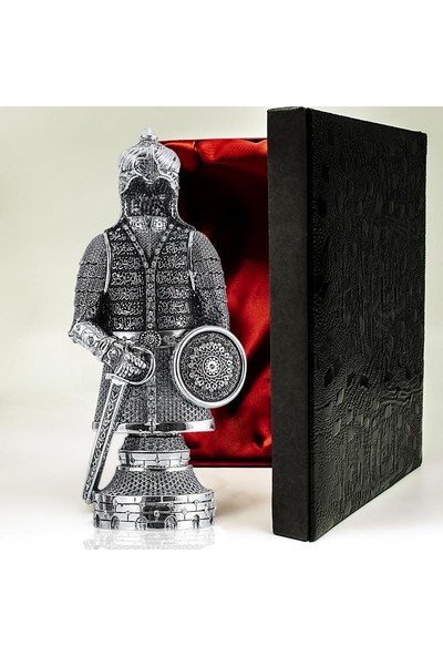 İlgimi Çekiyor Zırh Tasarımlı Ayetel Kürsi Biblo Gümüş Renk & Özel Hediye Kutusunda İlgimi Çekiyor Zırh Tasarımlı Ayetel Kürsi Biblo Gümüş Renk & Özel Hediye Kutusunda