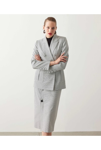 İpekyol Düğme Aksesuarlı Blazer