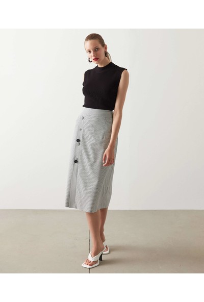 İpekyol Düğme Aksesuarlı Etek