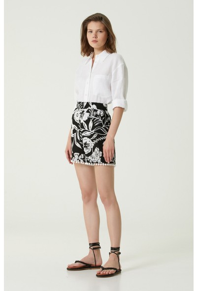 Network Basic Fit Siyah Kontrast Çiçek Desenli Şort Network Basic Fit Siyah Kontrast Çiçek Desenli Şort