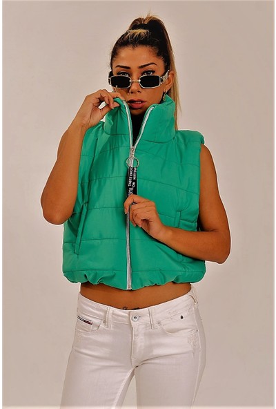 Keyifli Moda Kadın Yesil Dik Yaka Beli Lastikli Cepli Kısa sisme Yelek Keyifli Moda Kadın Yesil Dik Yaka Beli Lastikli Cepli Kısa sisme Yelek
