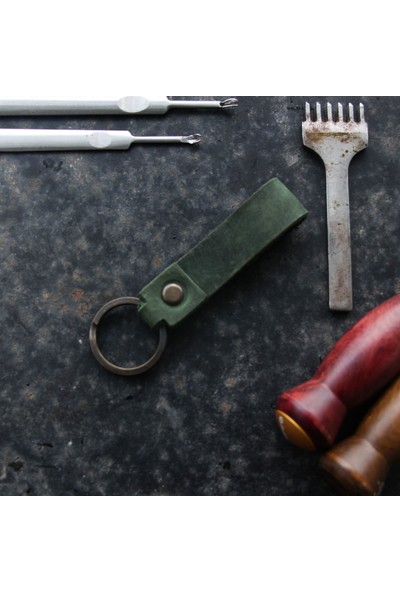 Koof Craft Hakiki Deri El Yapımı Anahtarlık Yeşil - 2602 Koof Craft Hakiki Deri El Yapımı Anahtarlık Yeşil - 2602