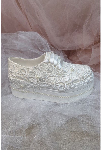 Berush Bride 338 Serisi Dolgu Topuk Çiçek Güpürlü Gelinlik Ayakkabısı