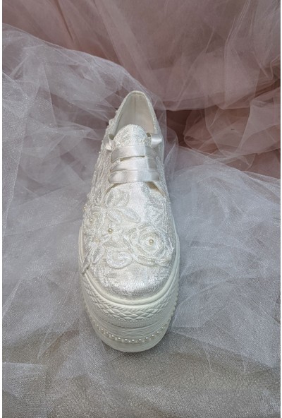 Berush Bride 301 Serisi Dolgu Topuk Fransız Dantelli Gelinlik Ayakkabısı Berush Bride 301 Serisi Dolgu Topuk Fransız Dantelli Gelinlik Ayakkabısı