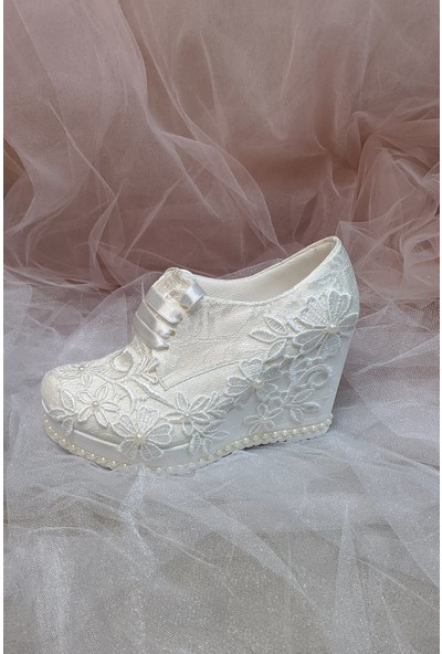 Berush Bride 438 Serisi Dolgu Topuk Işleme Güpürlü Gelinlik Ayakkabısı