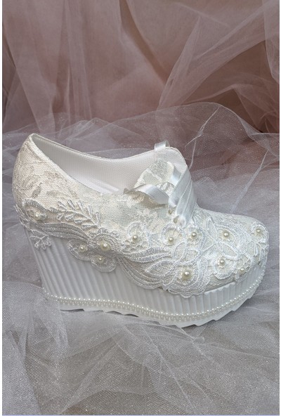 Berush Bride 518 Serisi Dolgu Topuk Çiçek Güpürlü Gelinlik Ayakkabısı