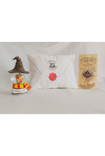 Hediye Deposu Harry Potter Hogwarts Kabul Davet Mektubu Yastığı, Hogwarts Kar Küresi ve Çapulcu Haritası Arkadaşa 3'lü Hediye Seti Hediye Deposu Harry Potter Hogwarts Kabul Davet Mektubu Yastığı, Hogwarts Kar Küresi ve Çapulcu Haritası Arkadaşa 3'lü Hediye Seti